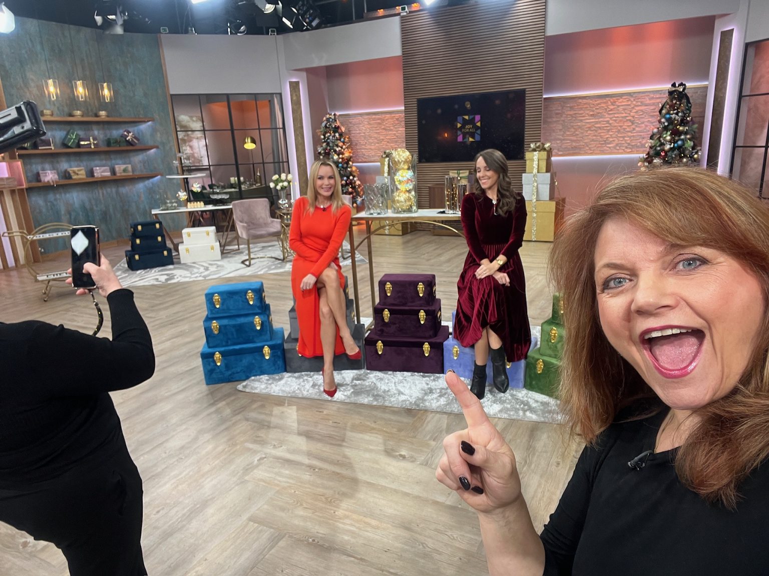 Fab Theatre with Ali K, plus hilarious blooper! Plus QVC sneaky peeks ...